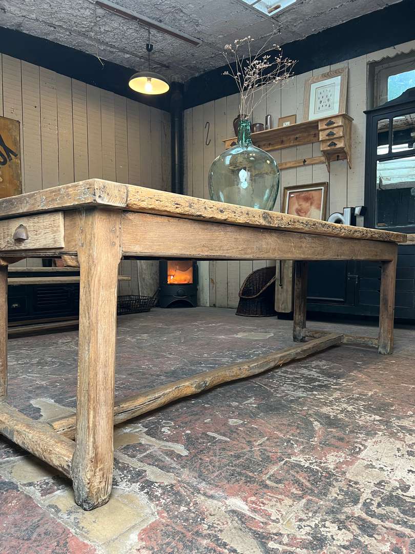 Table en chêne rustique - Marchand d'Oublis